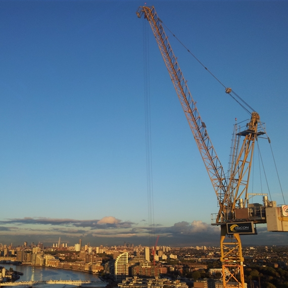 Crane Crash - the After Effects | TWinFM