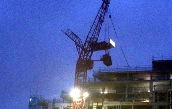 Crane in Ealing Collapses in Unexplained Circumstances | TWinFM